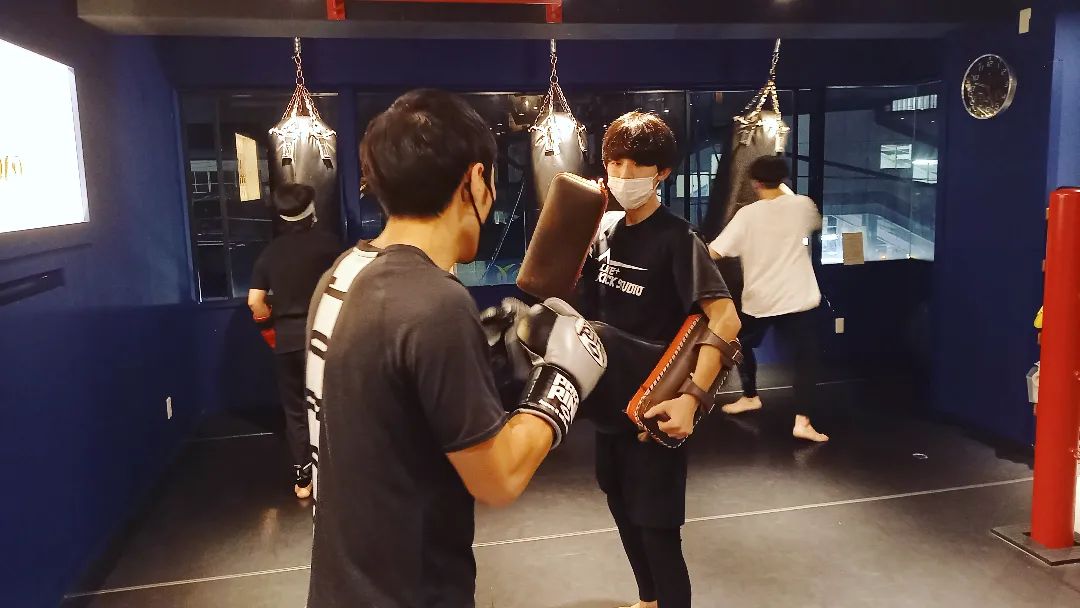 LIVELUS KICK STUDIO - マッスルナビっ！