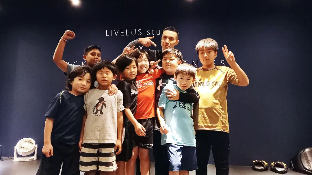 LIVELUS KICK STUDIO - マッスルナビっ！